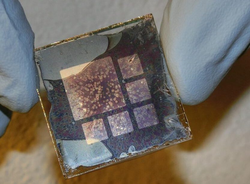 FAU-Forschungsteam entwickelt Design für ultralanglebige Perowskit ...